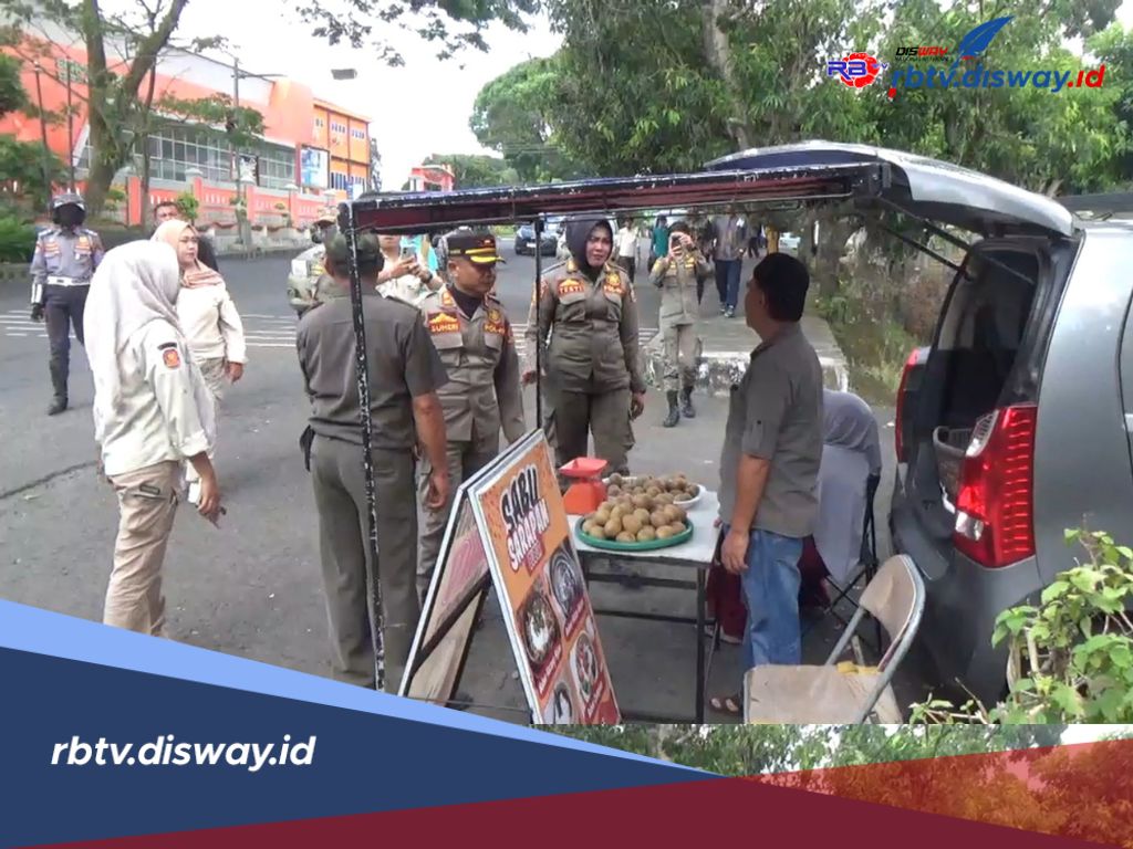 Turun Lapangan, Satpol PP Tertibkan Puluhan PKL di Jalan Sukowati dan Jalan Merdeka Curup